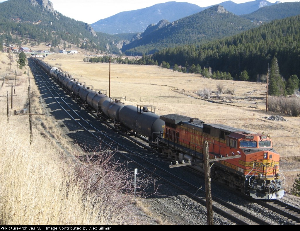 BNSF 4038 Eastbound